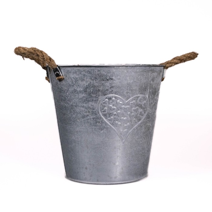 Heart Zinc Pot with Hessian Ears - Medium (18cm)