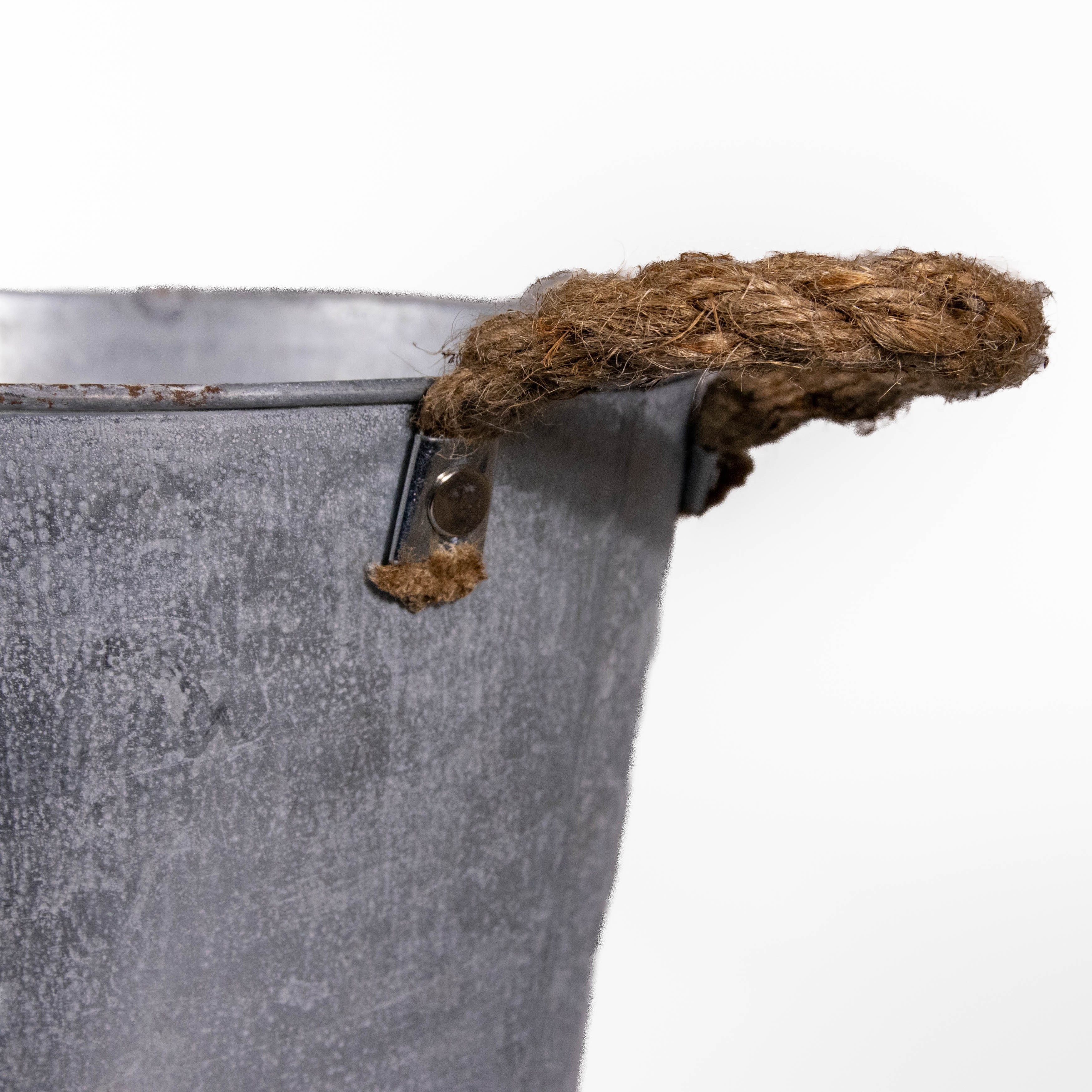 Heart Zinc Pot with Hessian Ears - Medium (18cm)