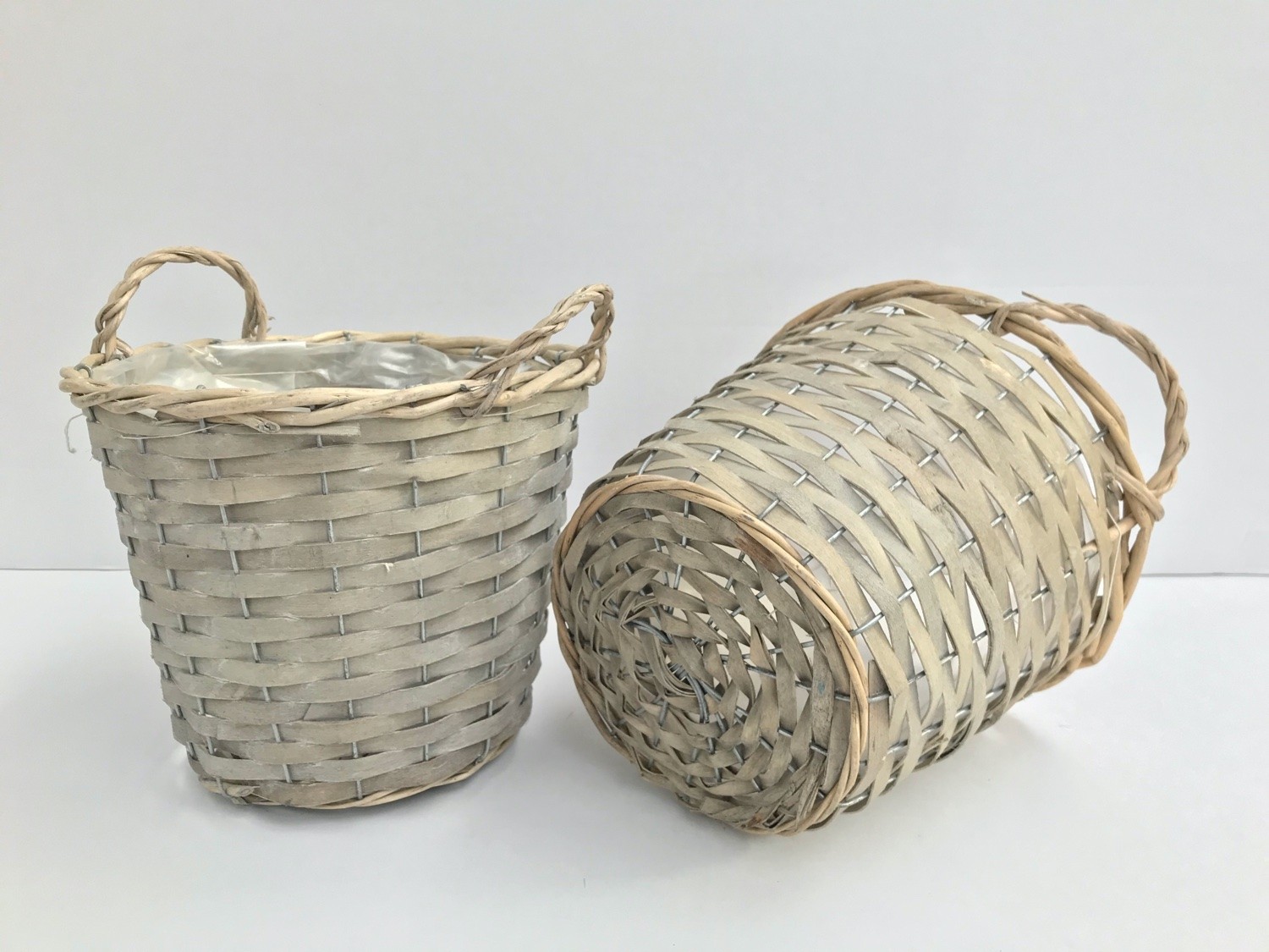 Pair of Buxus Pyramids in Grey-White Baskets