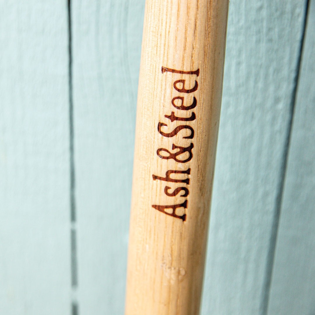 Ash & Steel : Heavy Duty Stainless Steel Garden Hoe with Ash Handle